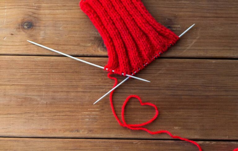 Double Pointed Knitting Needles 101: Everything You Need to Know for ...